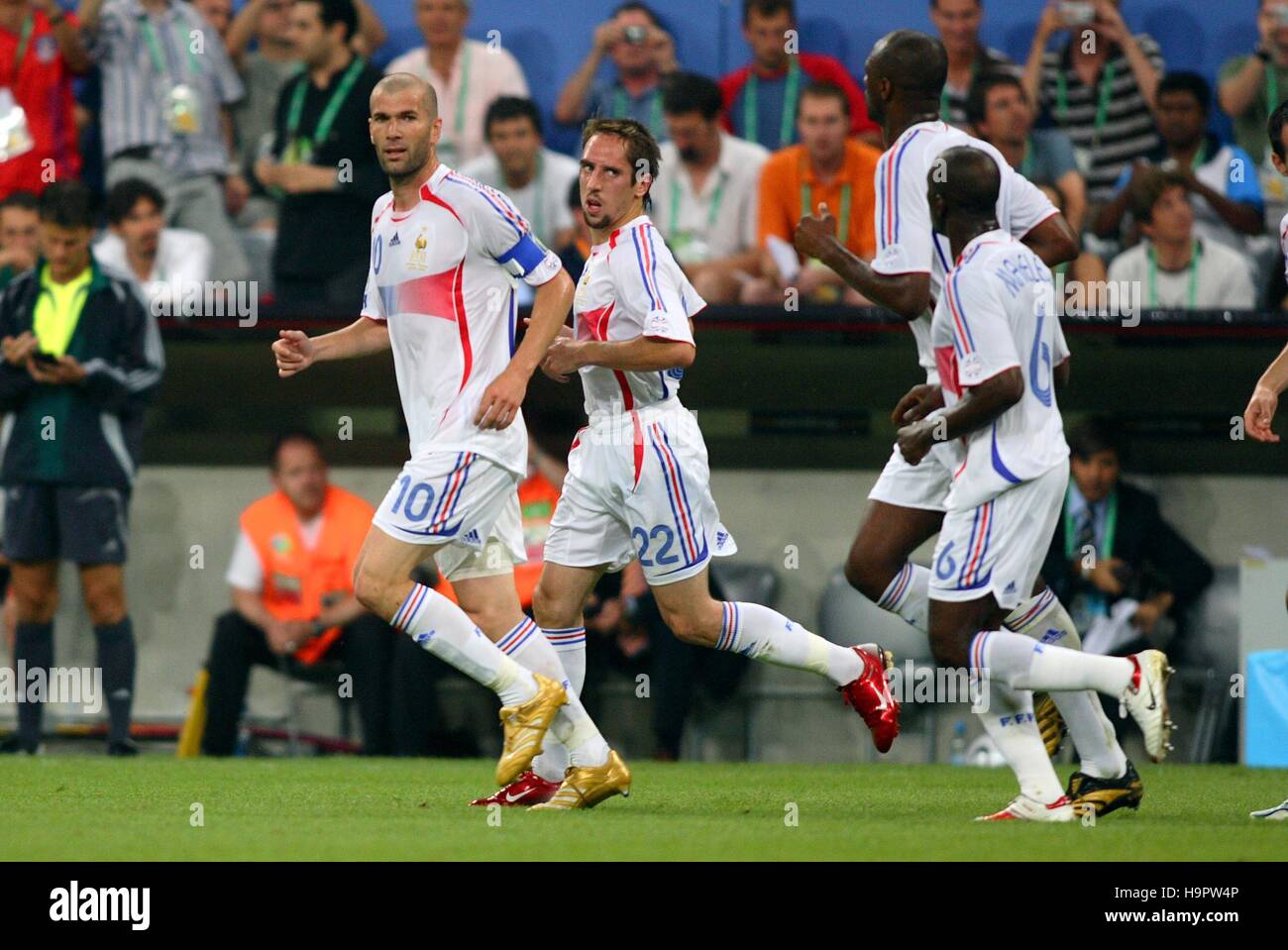 ZINEDINE ZIDANE & FRANCK RIBER PORTUGAL V FRANCE ALLIANZ ARENA MUNICH ...