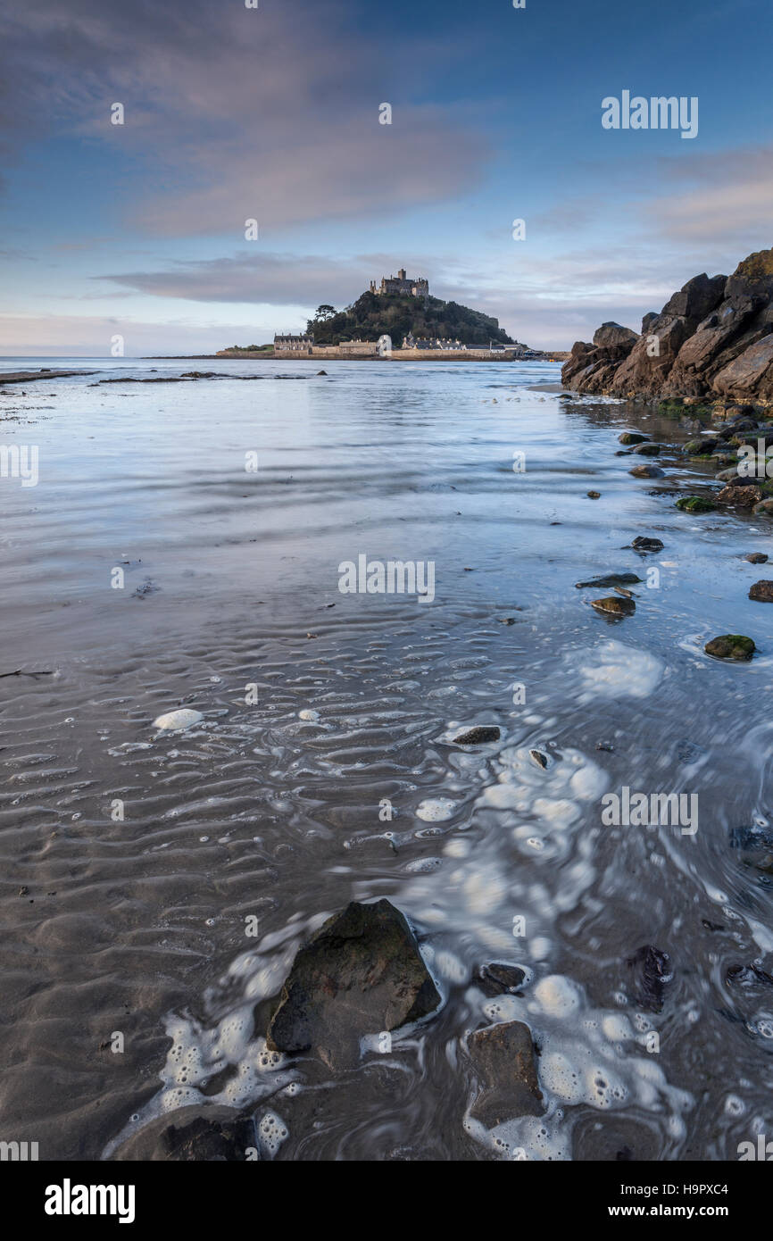 St michaels mount in cornwall hi-res stock photography and images - Alamy