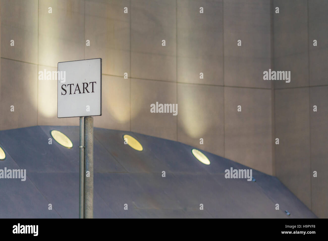 start written on white signboard Stock Photo - Alamy