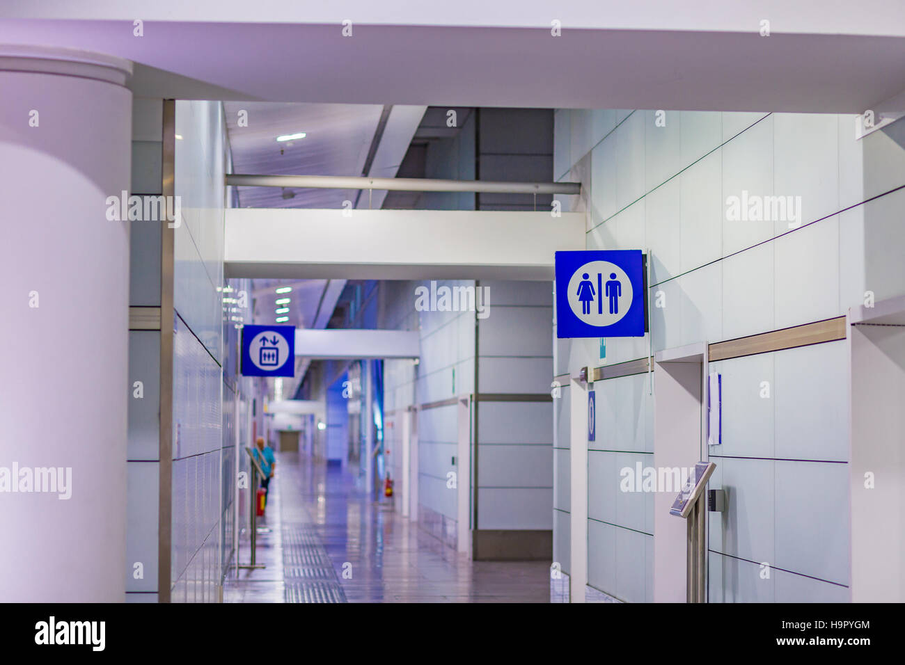 public bathrooms entry in modern building Stock Photo - Alamy