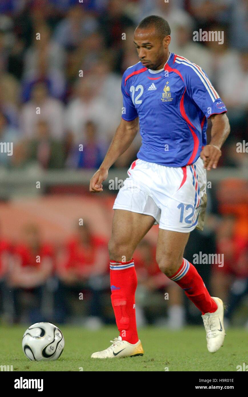 THIERRY HENRY FRANCE & ARSENAL FC WORLD CUP RHEIN ENERGIE STADIUM ...
