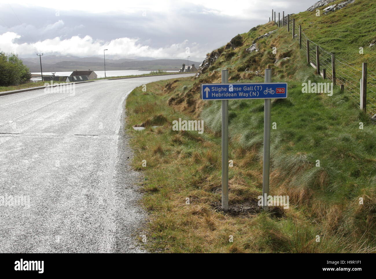 Bilingual sign for Hebridean Way cycle route 780 Isle of Lewis Scotland ...