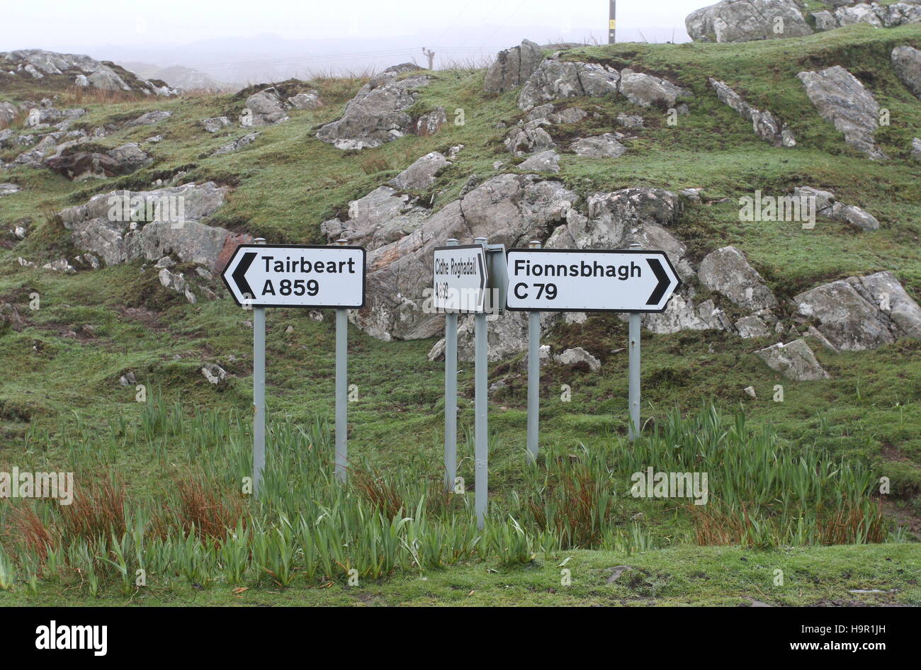 Gaelic road sign Rodel Isle of Harris Scotland May 2014 Stock Photo - Alamy