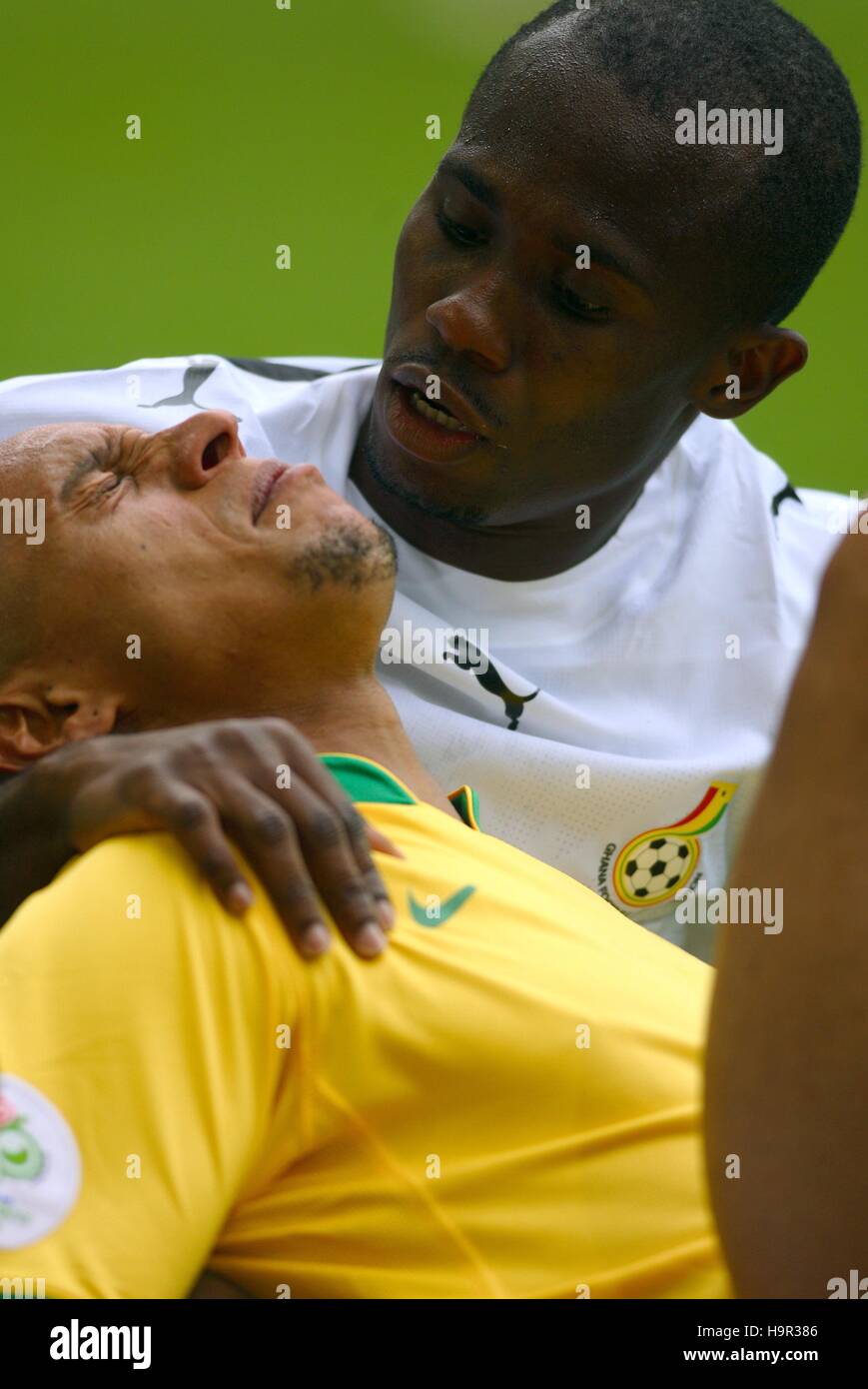 ROBERTO CARLOS & MATTHEW AMOAH BRAZIL V GHANA SIGNAL IDUNA PARK ...