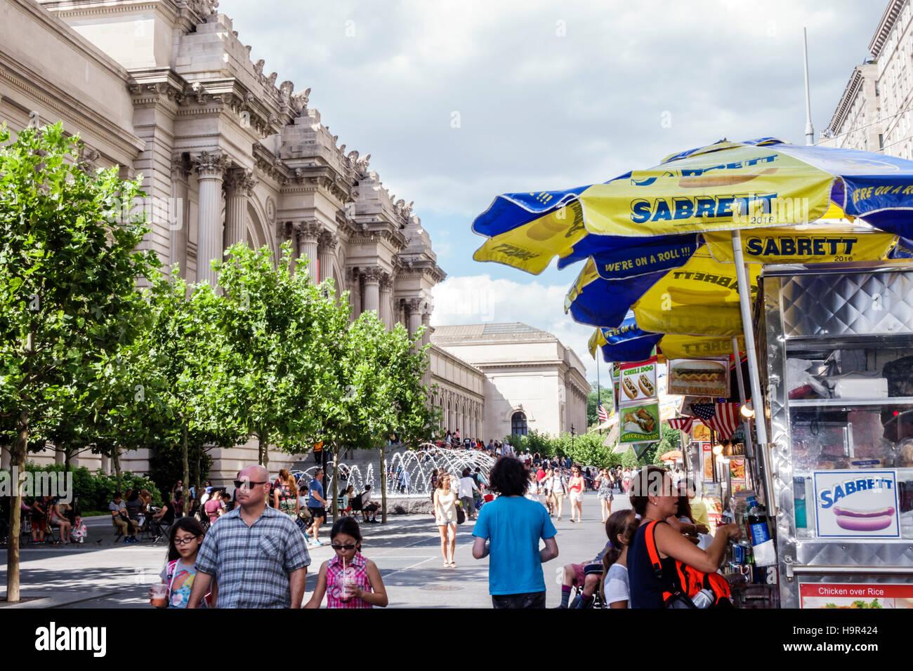 Sabrett Hot Dogs High Resolution Stock Photography and Images - Alamy