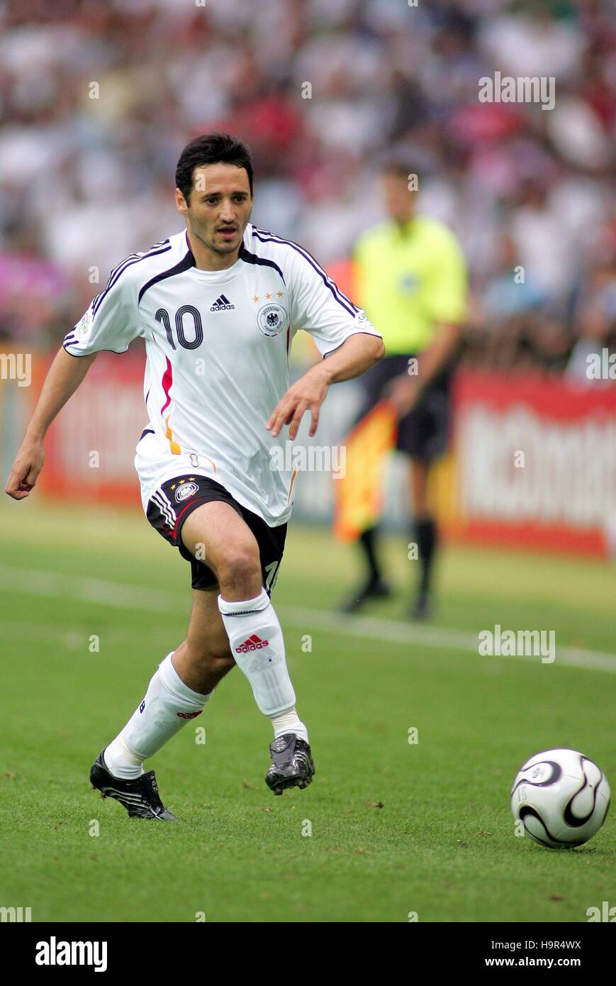 OLIVER NEUVILLE GERMANY & BOR MONCHENGLADBACH WORLD CUP BERLIN GERMANY ...