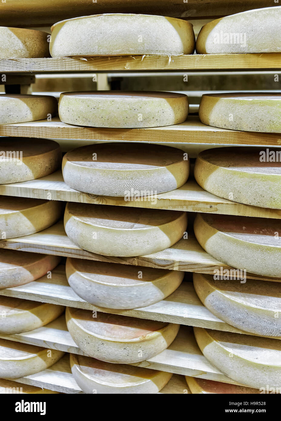 Pile de rack hi-res stock photography and images - Alamy