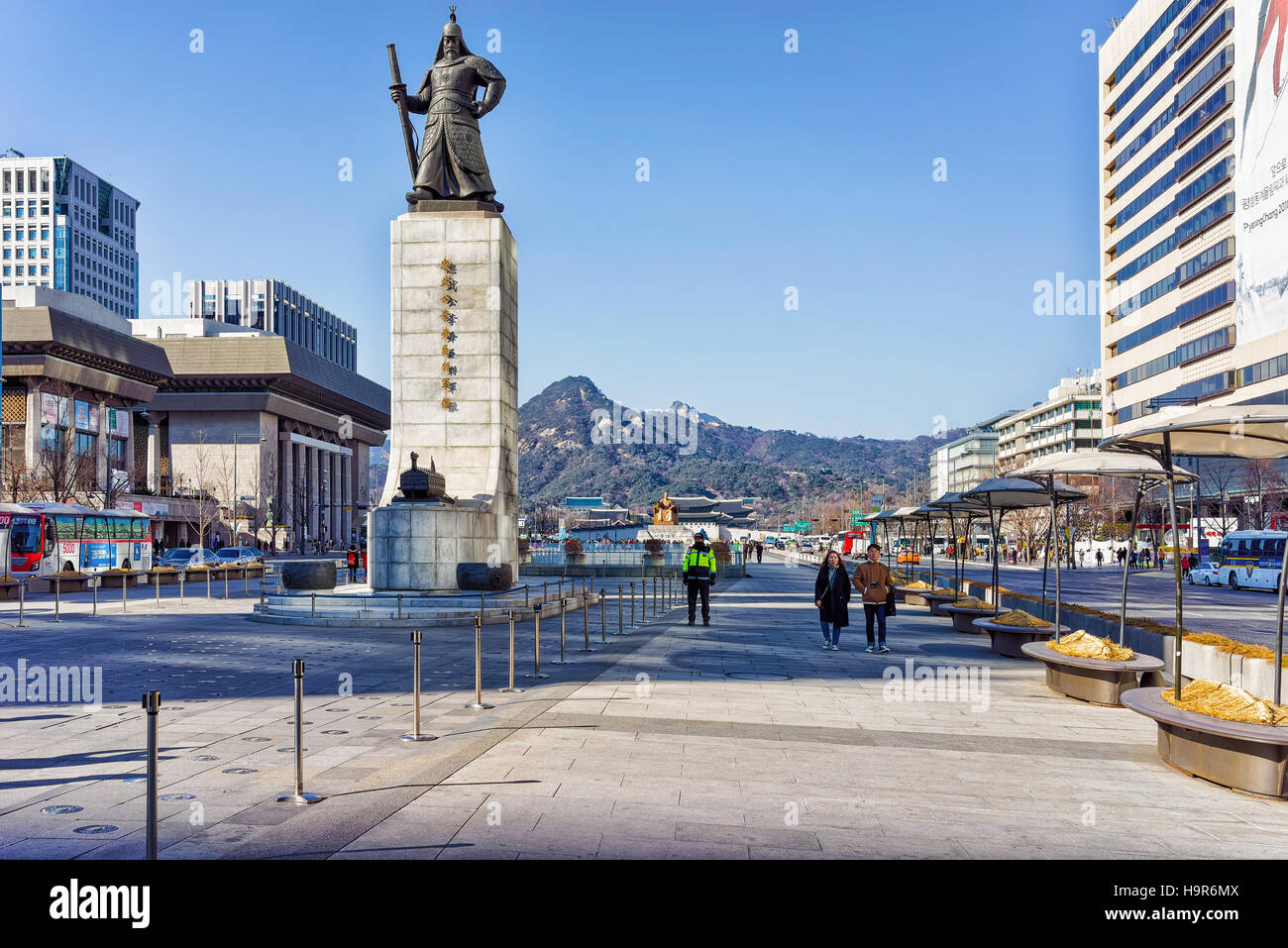 Seoul, South Korea - March 11, 2016: Statue of Admiral Yi Sunsin at ...