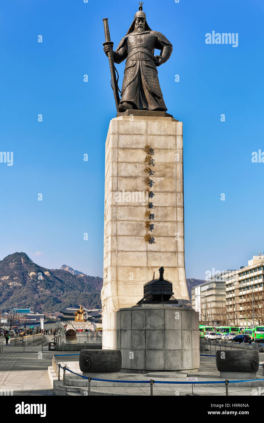Seoul, South Korea - March 11, 2016: Statue of Admiral Yi Sunsin on ...