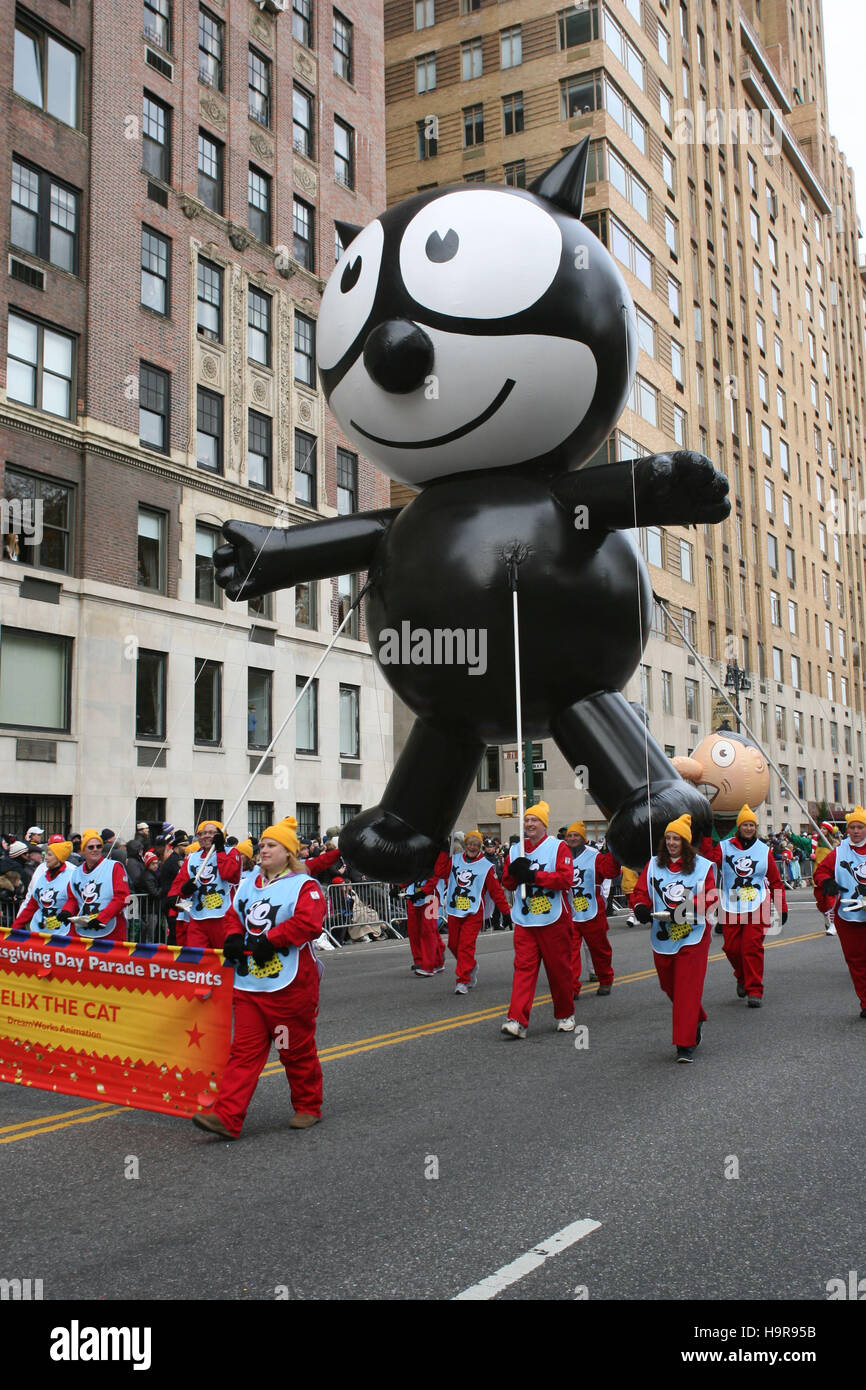 Macy's thanksgiving day parade felix hi-res stock photography and ...