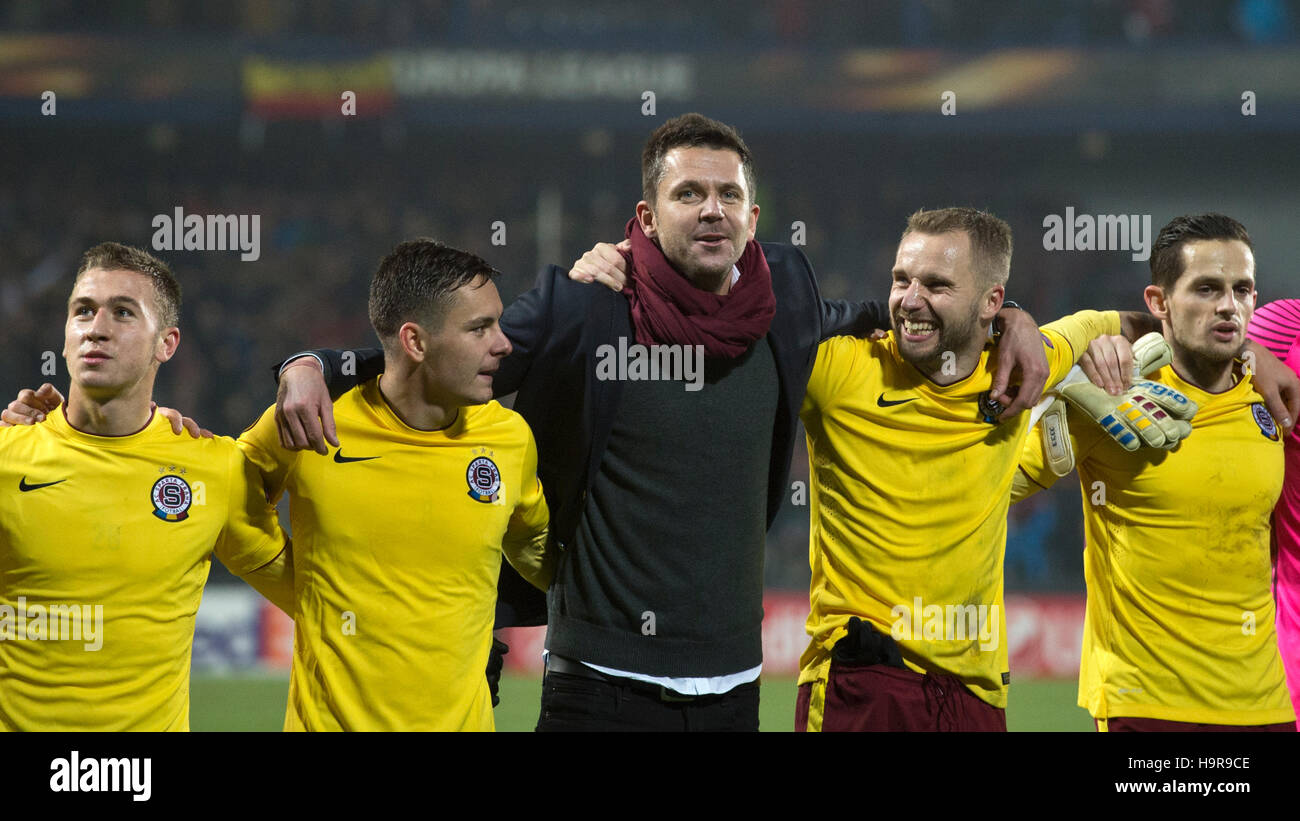 Soccer players of ac sparta praha hi-res stock photography and images ...