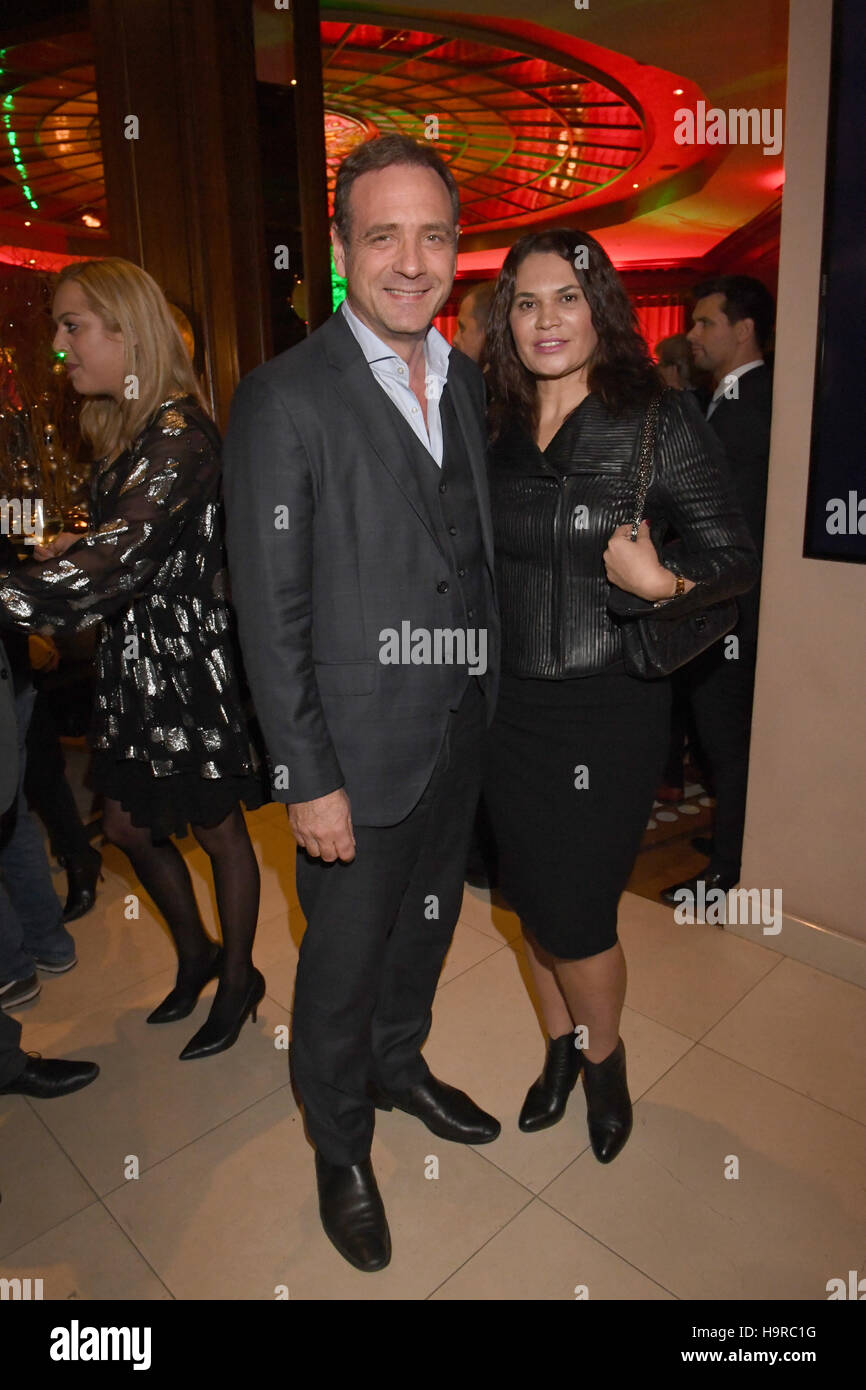 Munich, Germany. 24th Nov, 2016. Carsten Schmidt, Chairman of Sky, and ...
