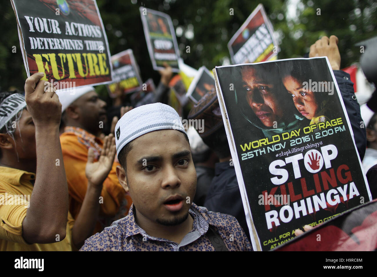 Malaysian muslims protest hi-res stock photography and images - Alamy