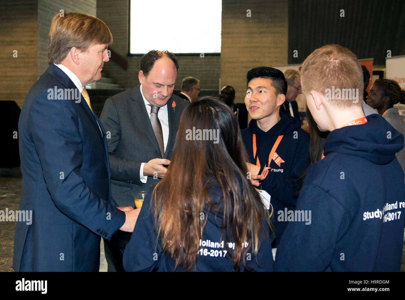 Rotterdam, Netherlands. 23rd Nov, 2016. Dutch King Willem-Alexander (L ...