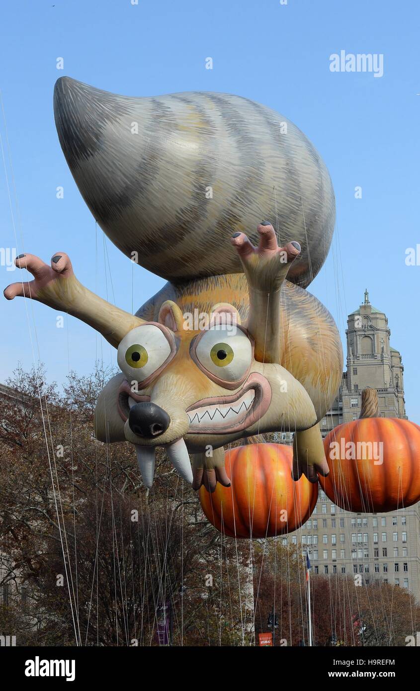 Scrat Ice Age High Resolution Stock Photography and Images - Alamy