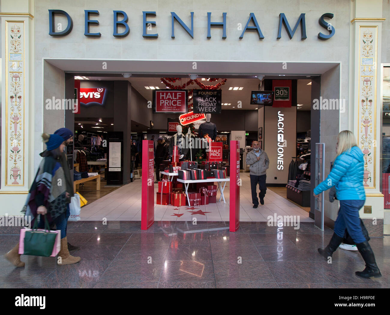 Shopping mall long Cut Out Stock Images & Pictures - Alamy