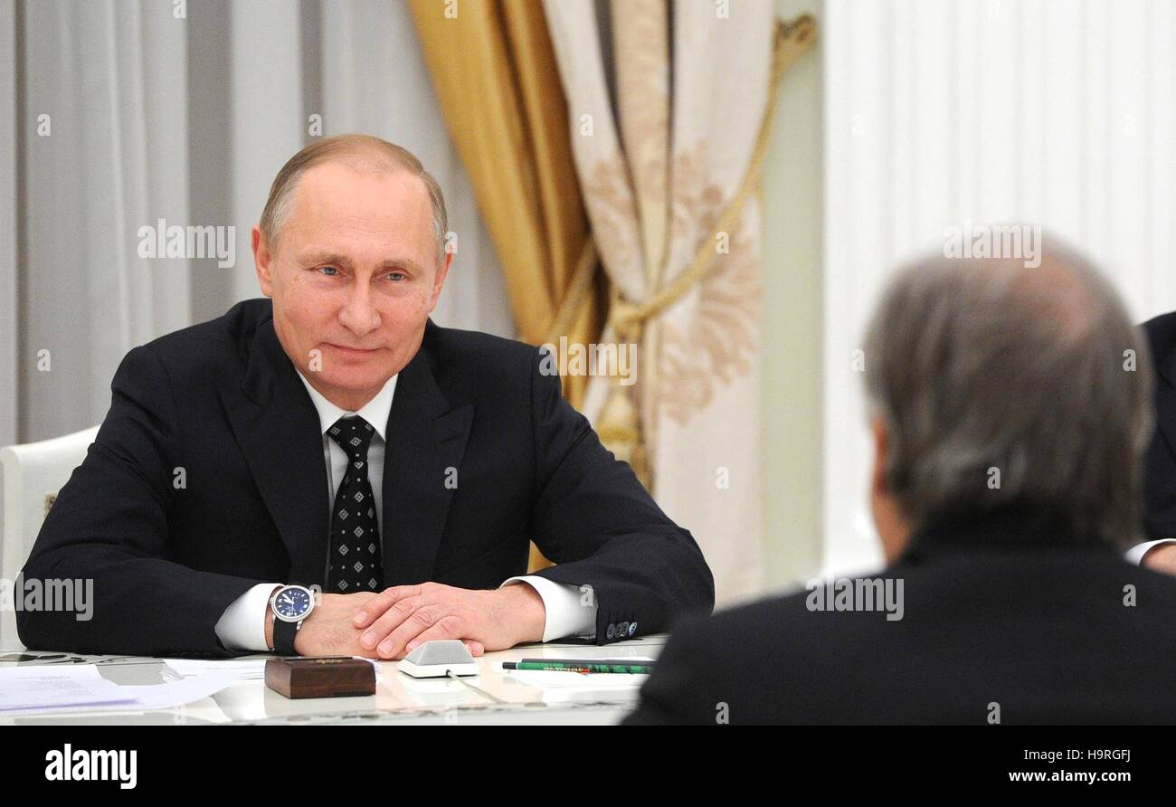 Vladimir putin smirk hi-res stock photography and images - Alamy