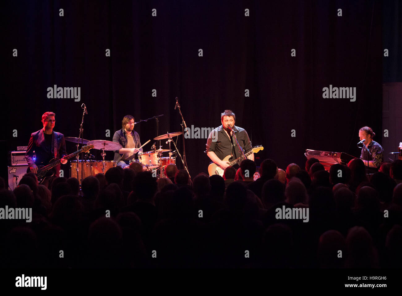 Wayne proctor drums hi-res stock photography and images - Alamy