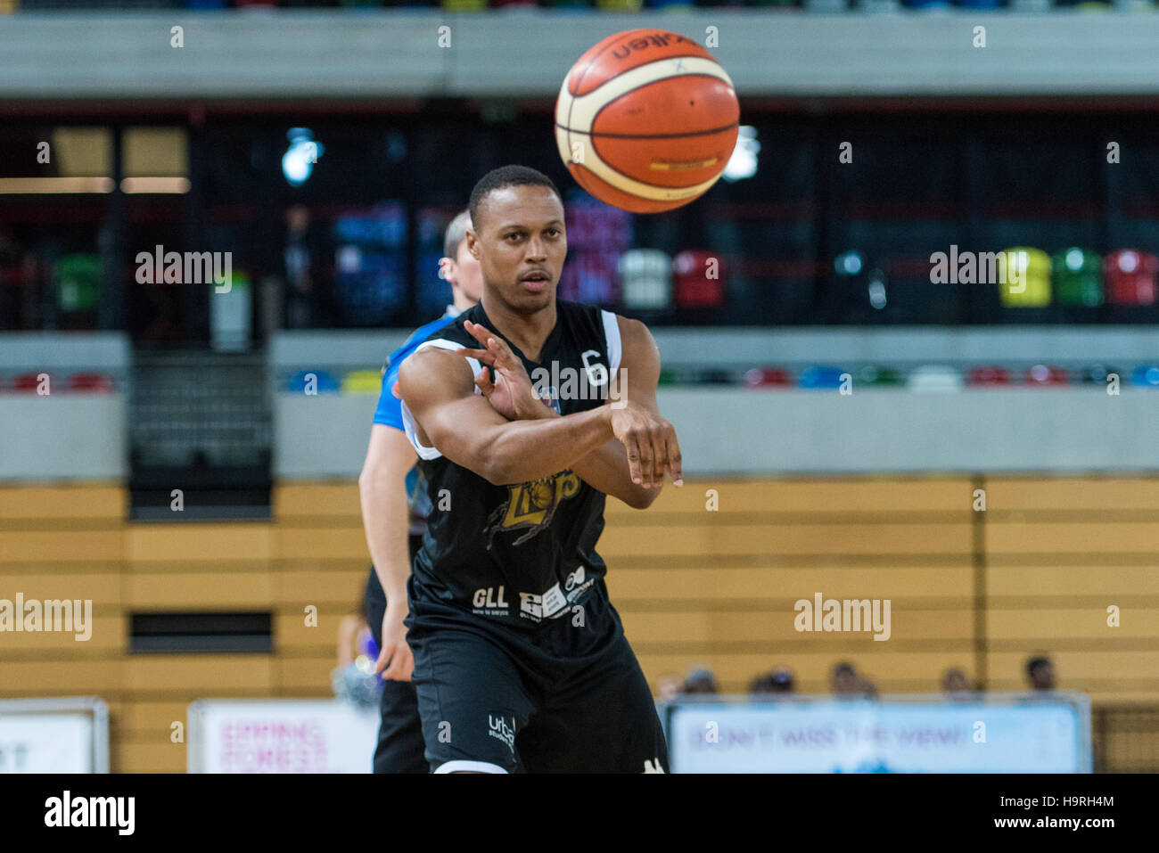 Professional basketball players hi-res stock photography and images - Alamy