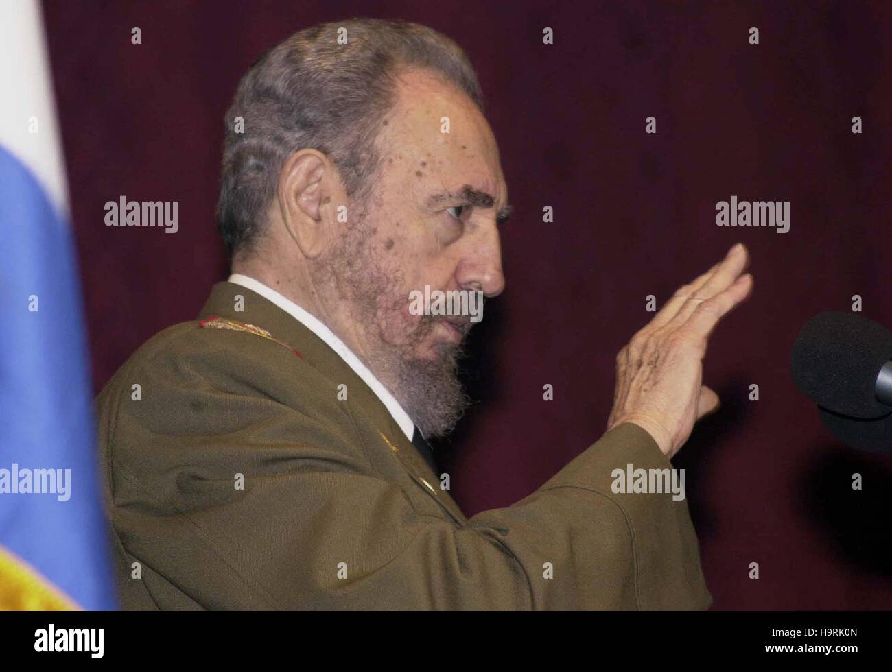 Fidel castro during a speech havana hi-res stock photography and images ...