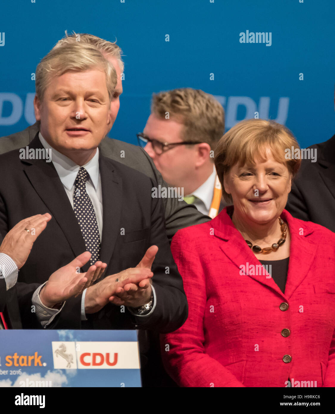 Hameln, Germany. 26th Nov, 2016. Bernd Althusmann (L), the new chairman ...