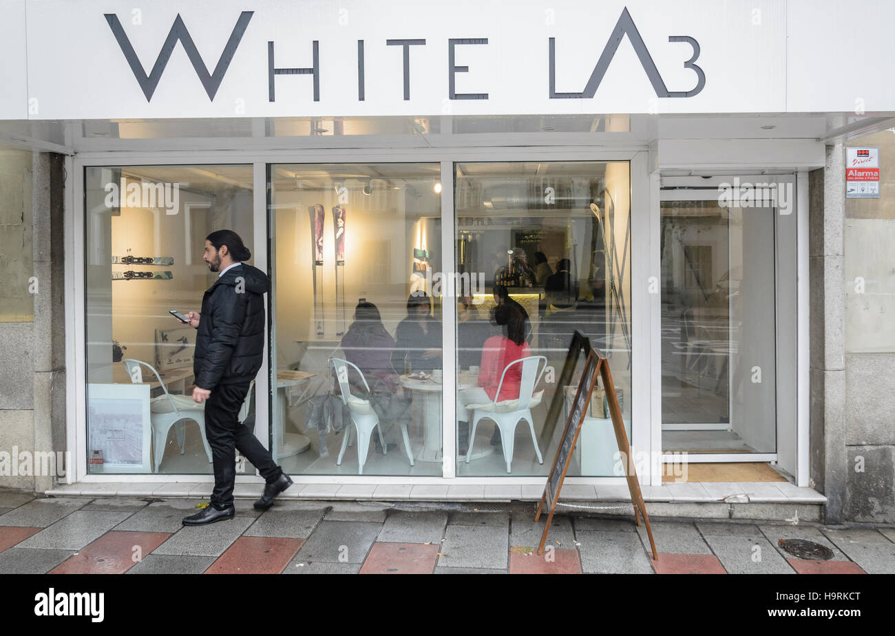 Lab gallery hi-res stock photography and images - Alamy