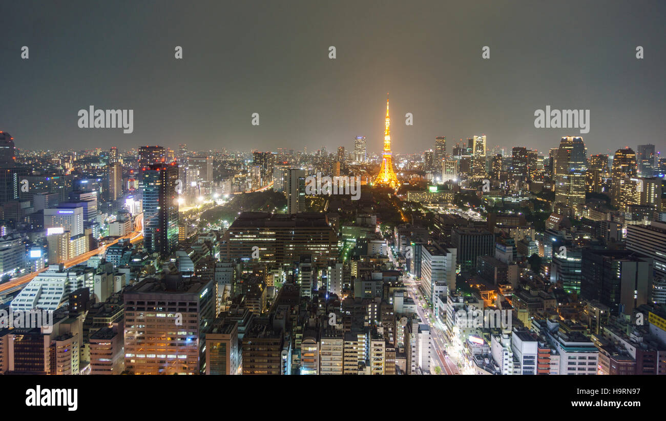 Tokyo tower light trails hi-res stock photography and images - Alamy