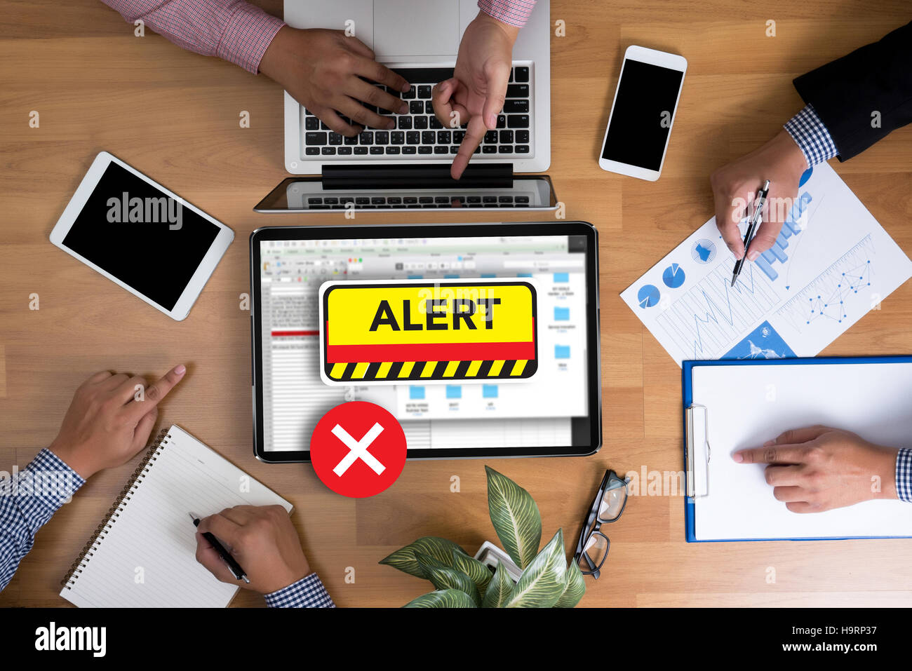 computer Attention Alert Connection Interrupted Warning and Atte Stock ...
