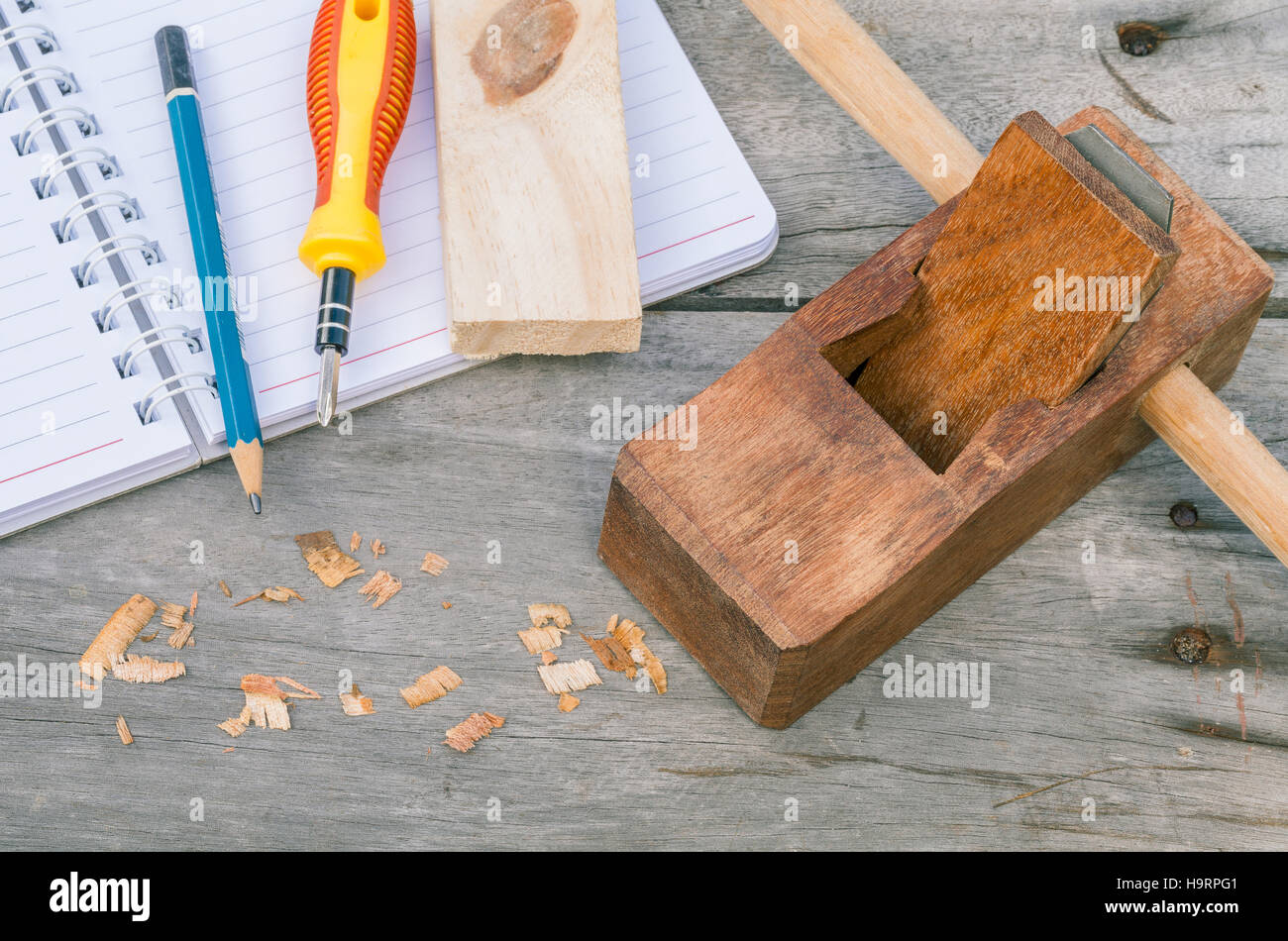 The carpenter plane and wood shavings for woodwork Stock Photo - Alamy