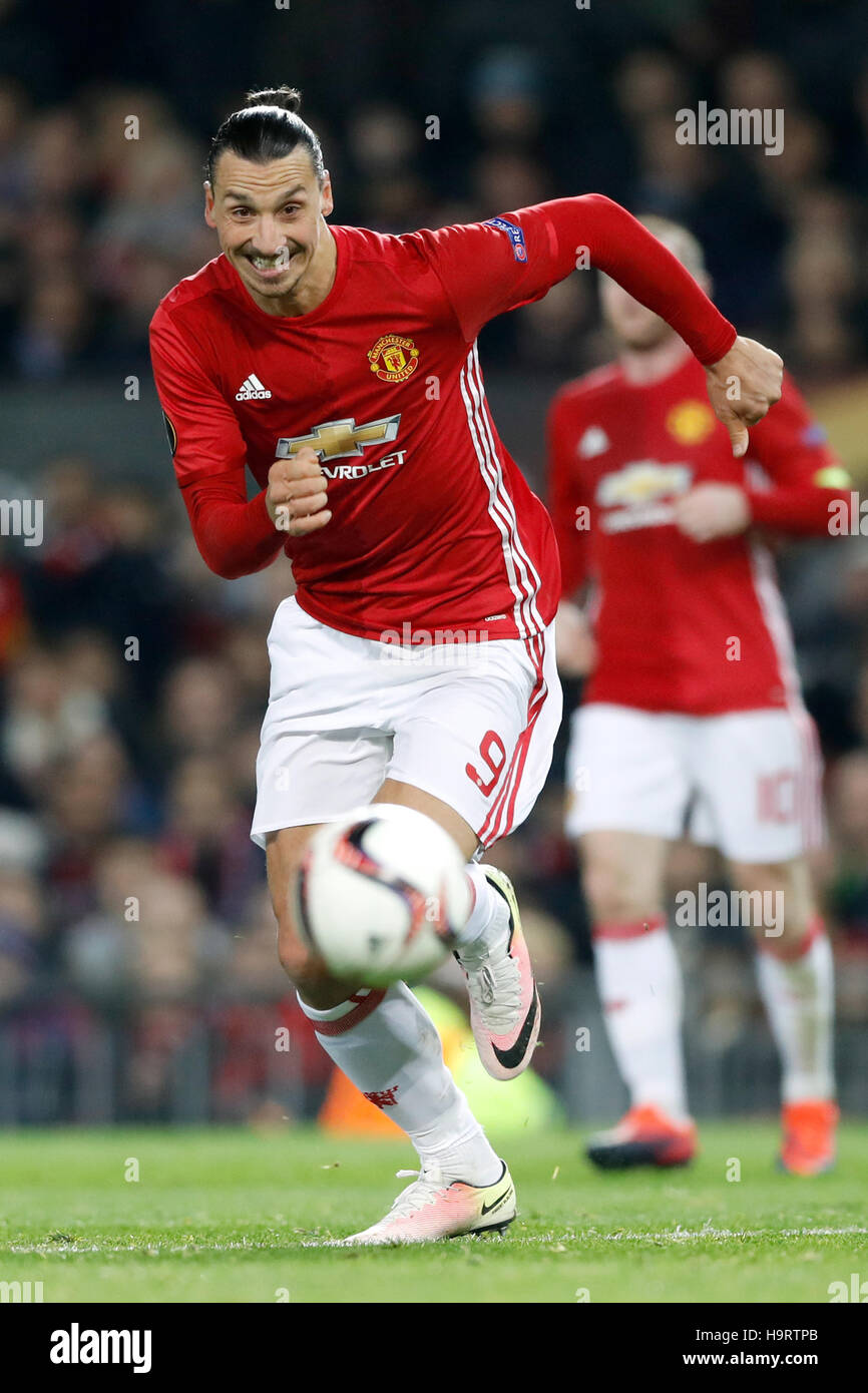 Manchester United's Zlatan Ibrahimovic Stock Photo - Alamy