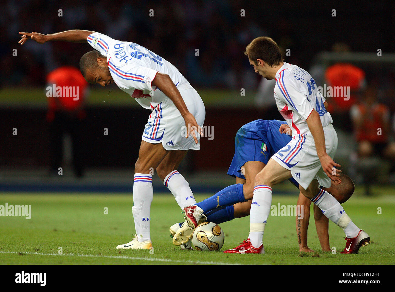 HENRY CANNAVARO & RIBERY FRANCE & OLYMPIQUE MARSEILLE OLYMPIC STADIUM ...