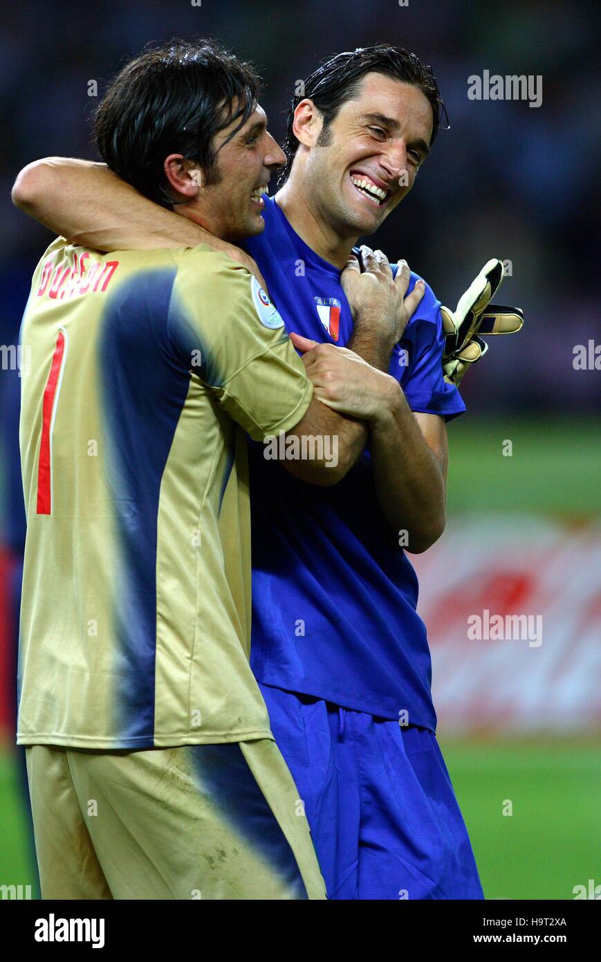 GIANLUIGI BUFFON & LUCA TONI ITALY & JUVENTUS OLYMPIC STADIUM BERLIN ...