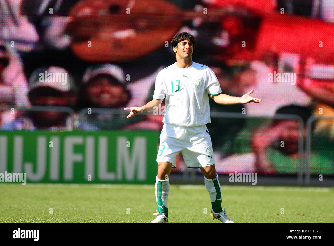 HUSSEIN SULIMANI & BIG SCREEN SAUDI ARABIA V SPAIN FRITZ-WALTER STADIUM ...