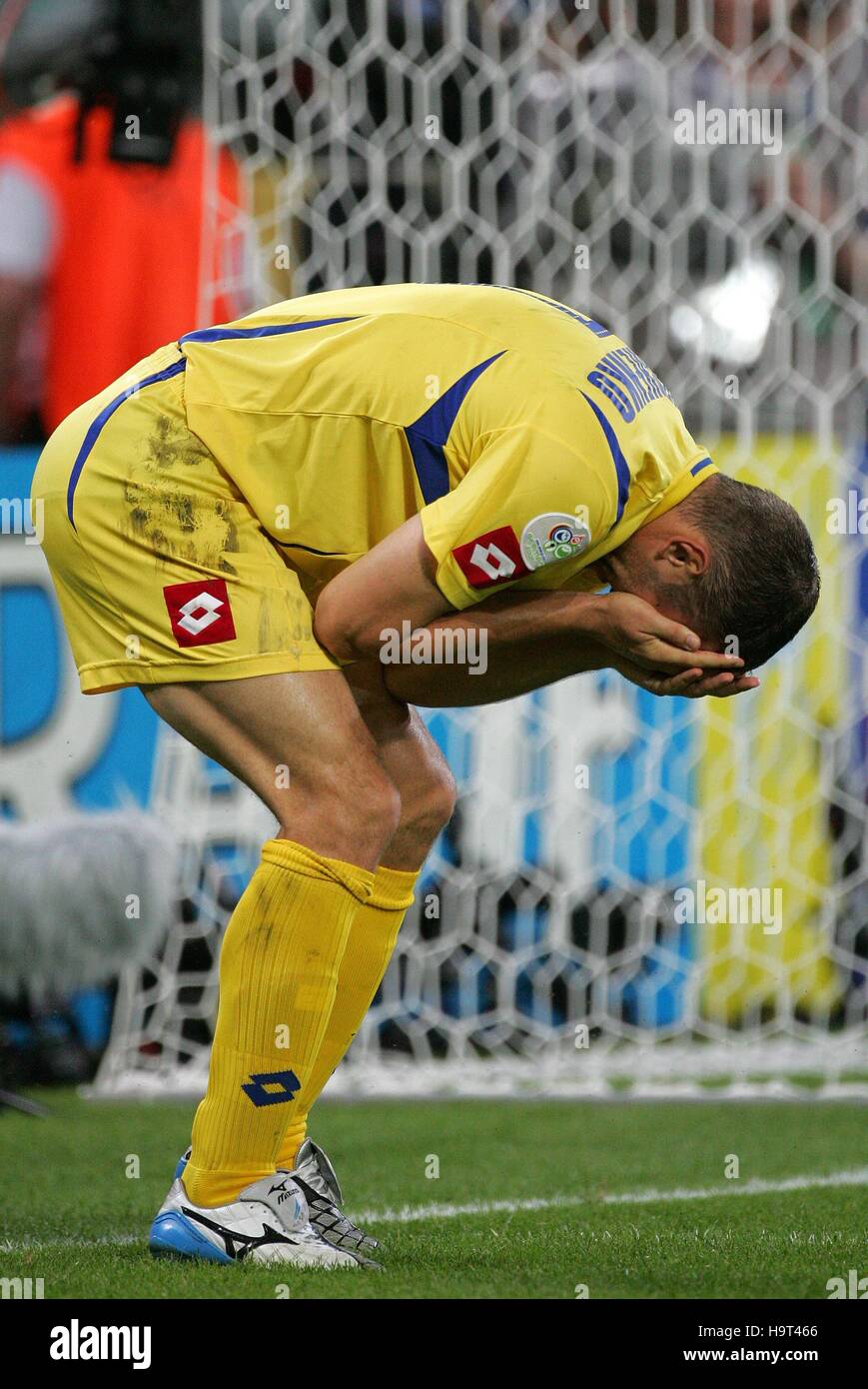 ANDRIY SHEVCHENKO UKRAINE & CHELSEA FC WORLD CUP COLOGNE GERMANY 26 ...