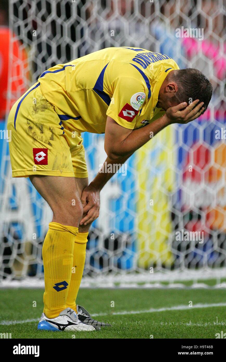 ANDRIY SHEVCHENKO UKRAINE & CHELSEA FC WORLD CUP COLOGNE GERMANY 26 ...