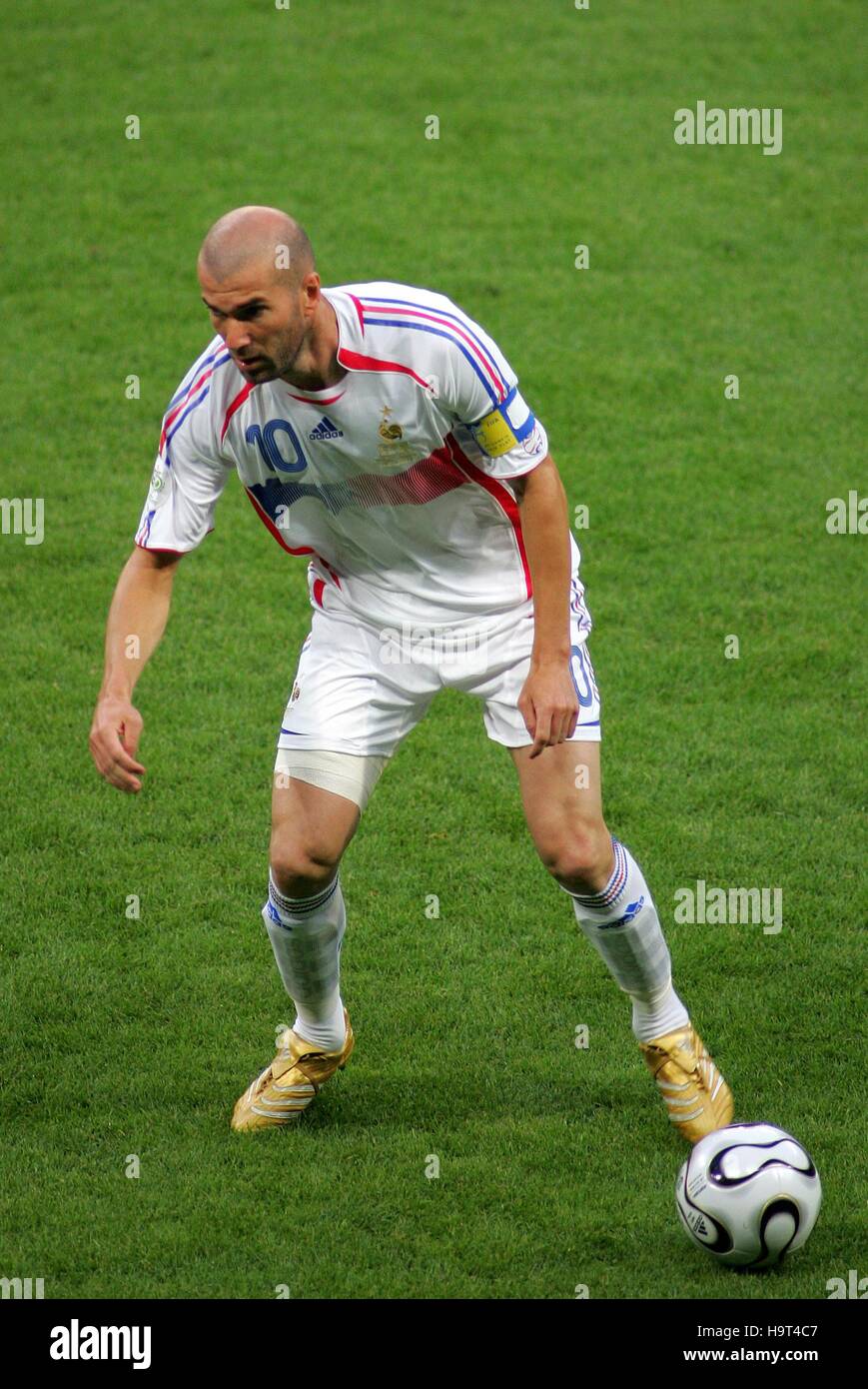 ZINEDINE ZIDANE FRANCE & REAL MADRID MUNICH WORLD CUP STADIUM GERMANY ...