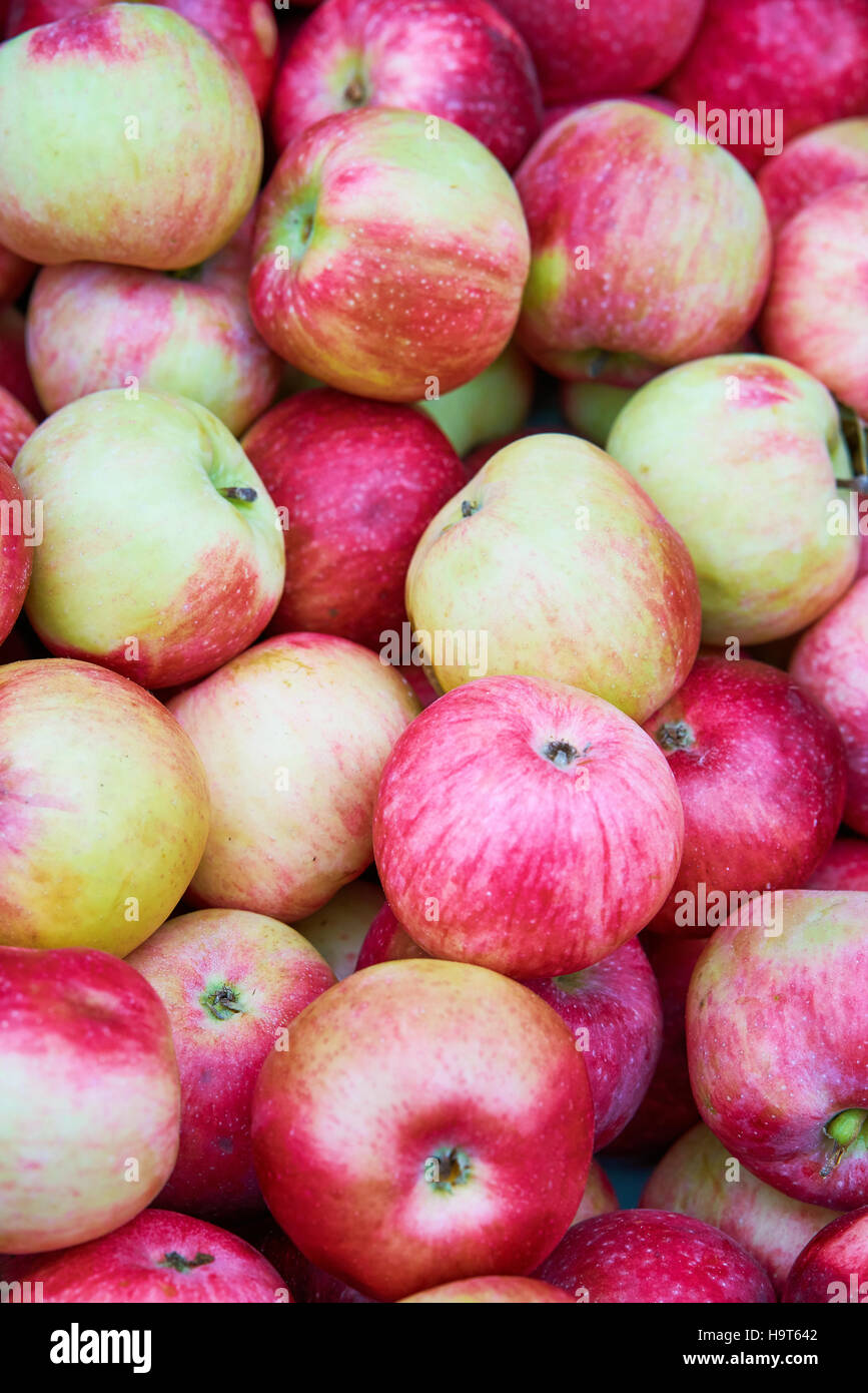Red apple background Stock Photo - Alamy