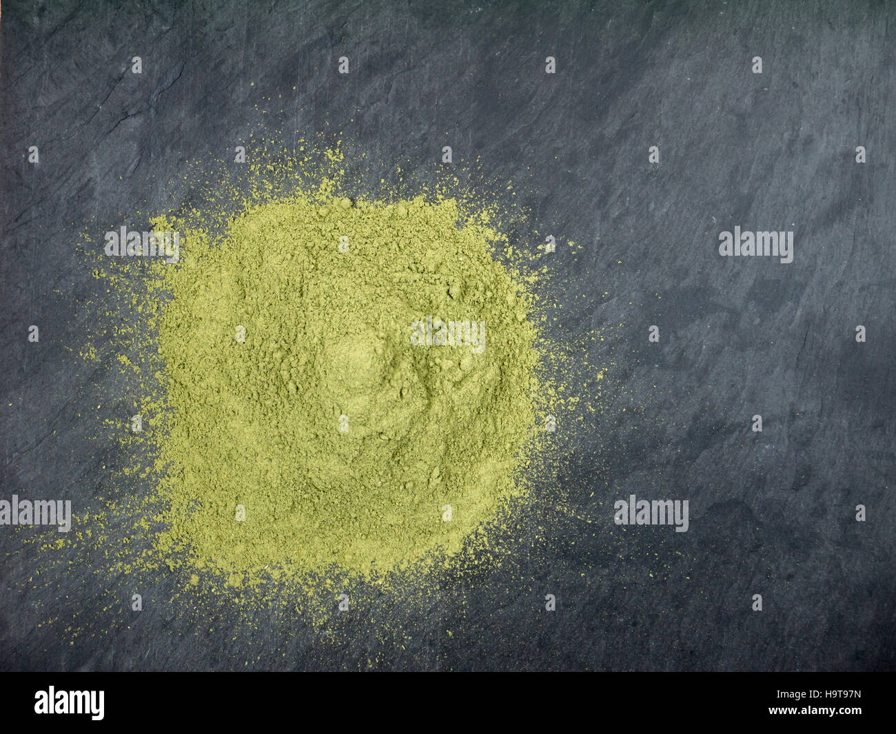 Indigo powder hi-res stock photography and images - Alamy