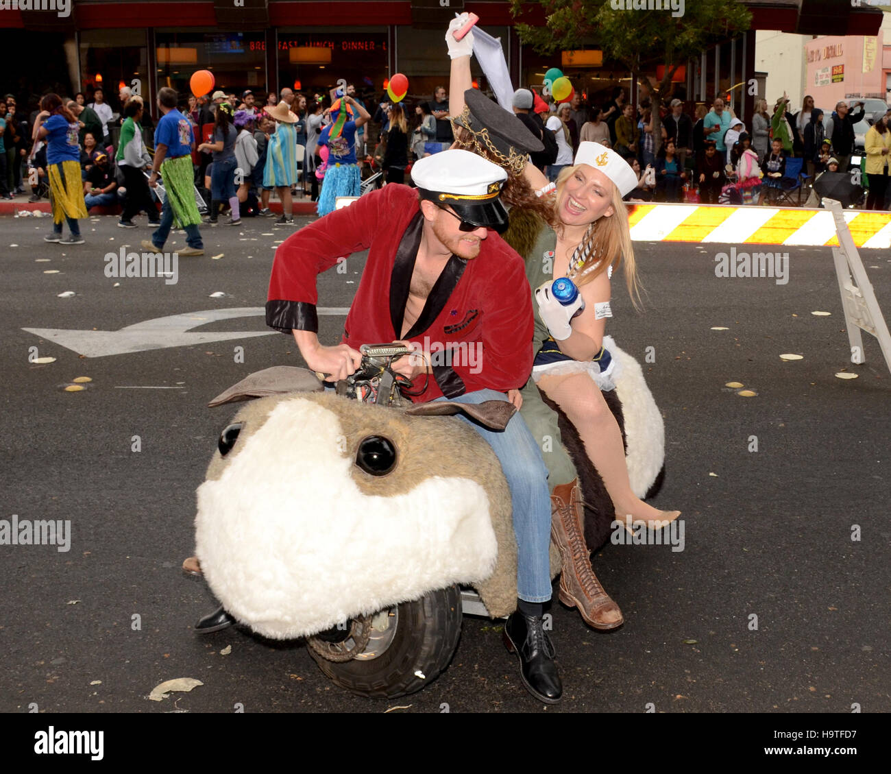 Atmosphere at The 2016 Occasional Doo Dah Parade in Pasadena Stock ...