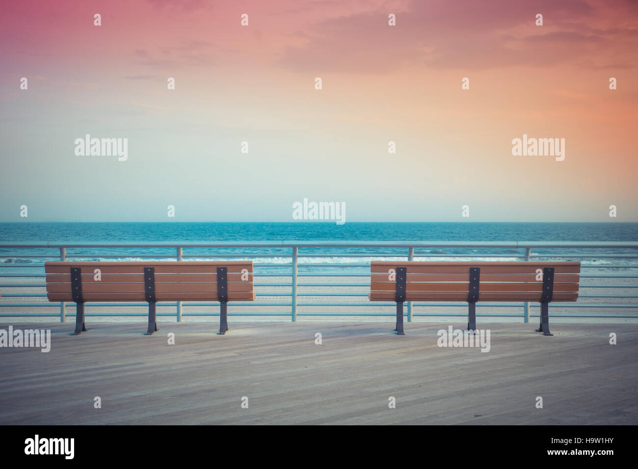 Pink bench at the beach hi-res stock photography and images - Alamy