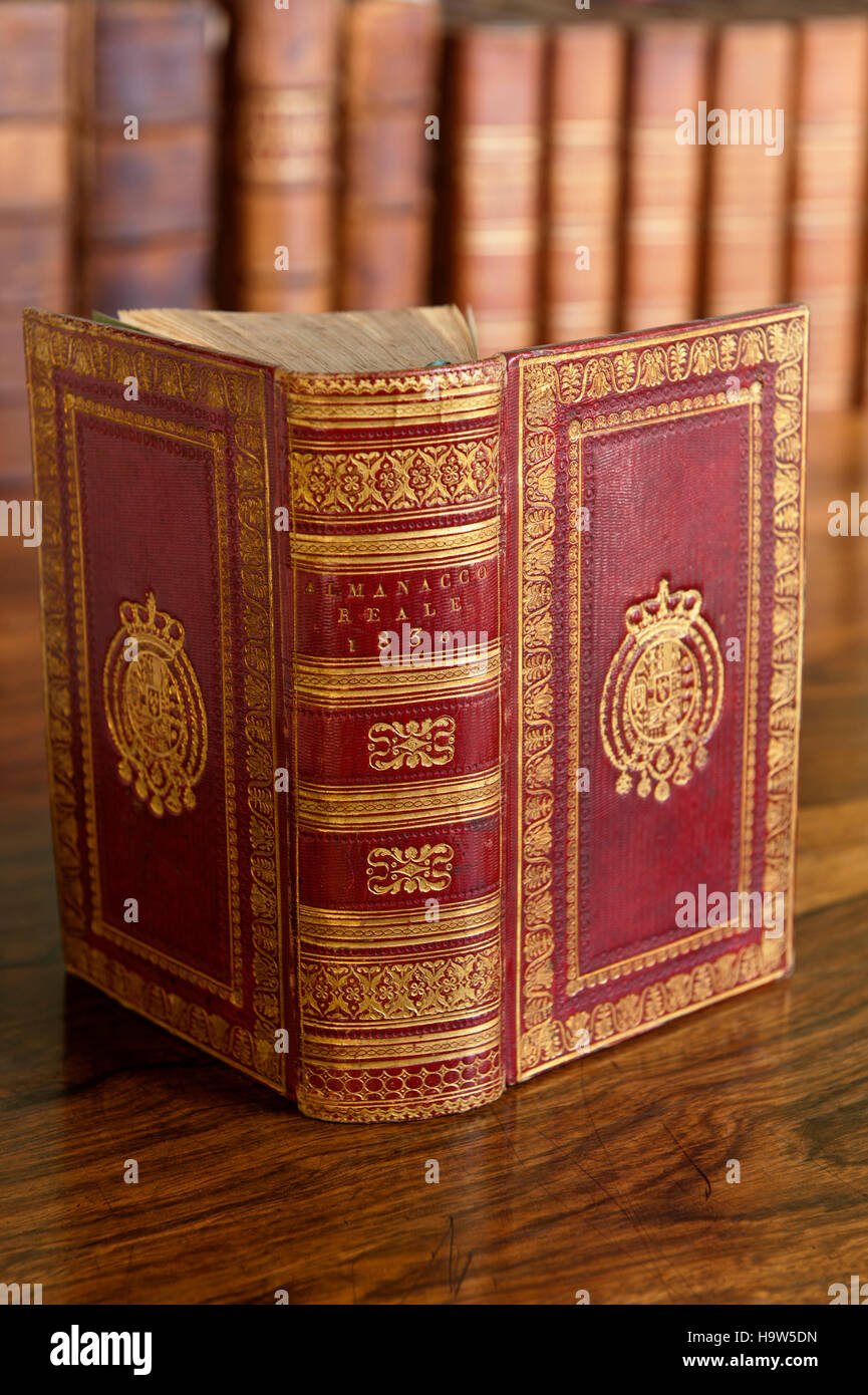 Library at attingham park hi-res stock photography and images - Alamy