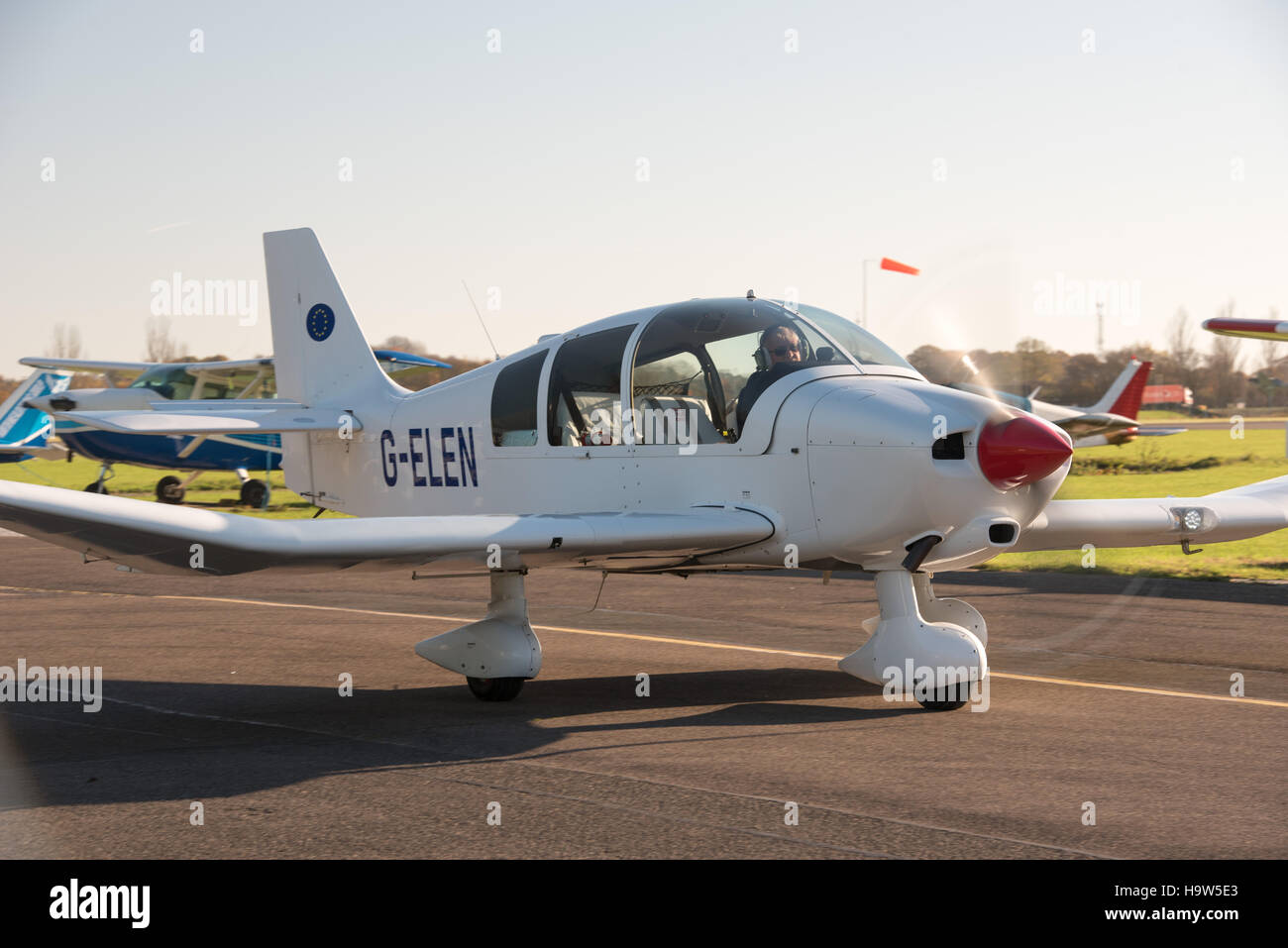 Robin aircraft hi-res stock photography and images - Alamy