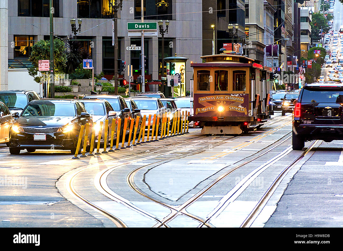Urban cable cars hi-res stock photography and images - Alamy