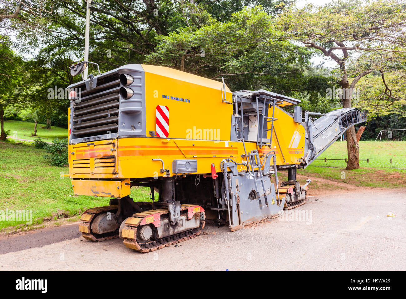 Tarring hi-res stock photography and images - Alamy