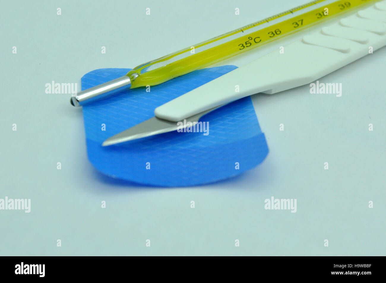 Sterile materials hi-res stock photography and images - Alamy