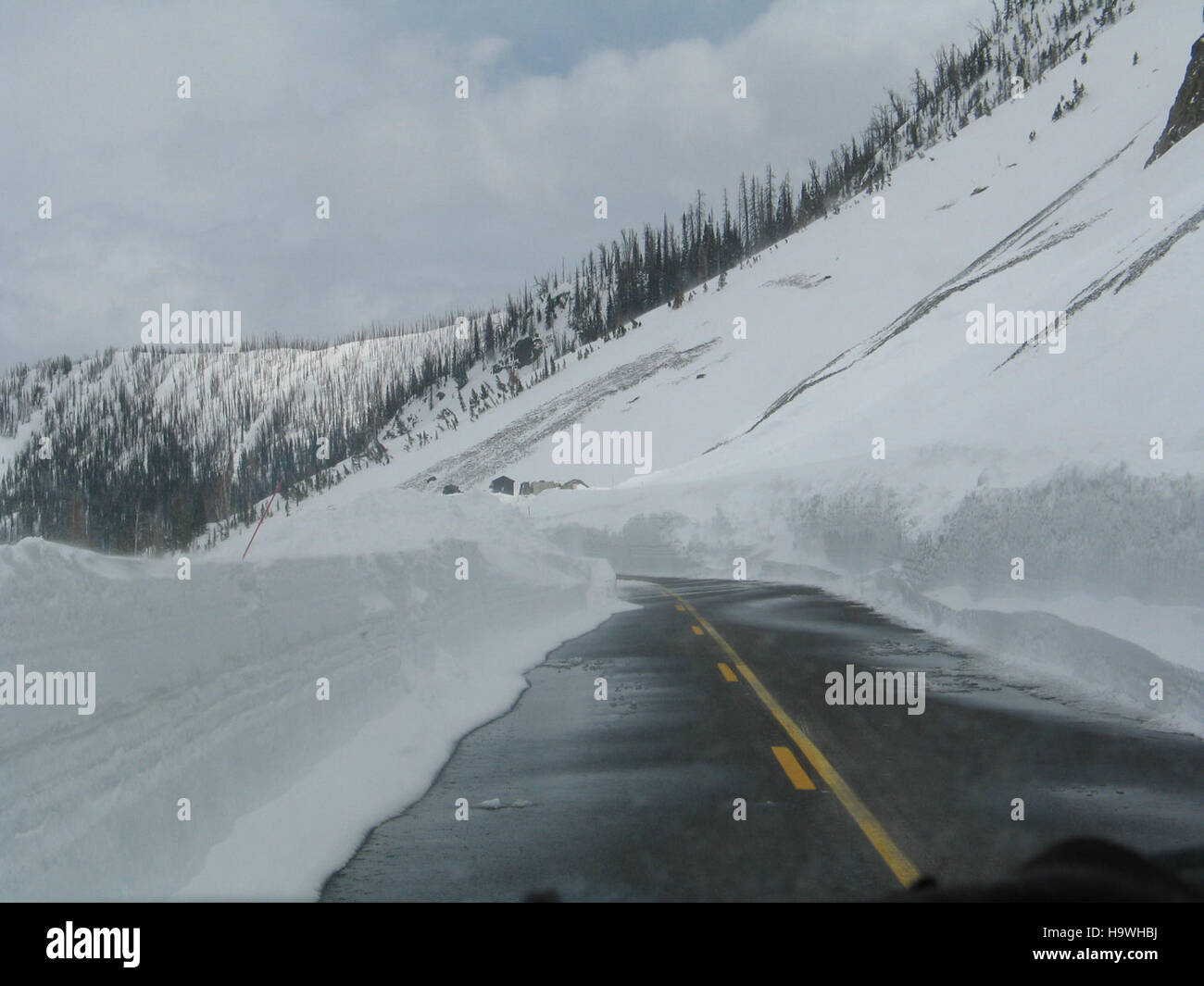 Yellowstone National Park uses the 105mm Avalanche Gun to prevent ...