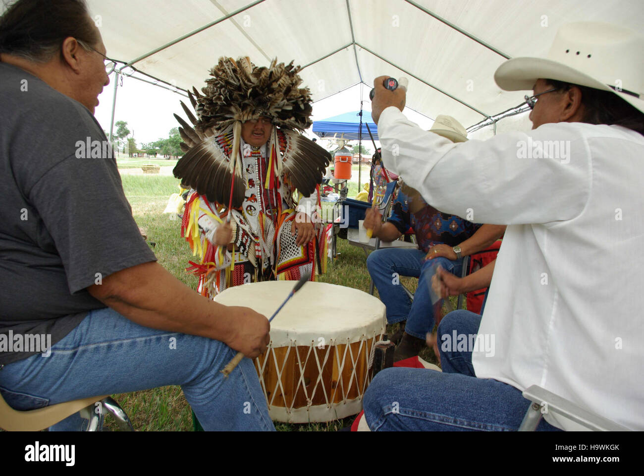 The Sons of Oglala Drummers & Singers perform in Badlands National Park ...