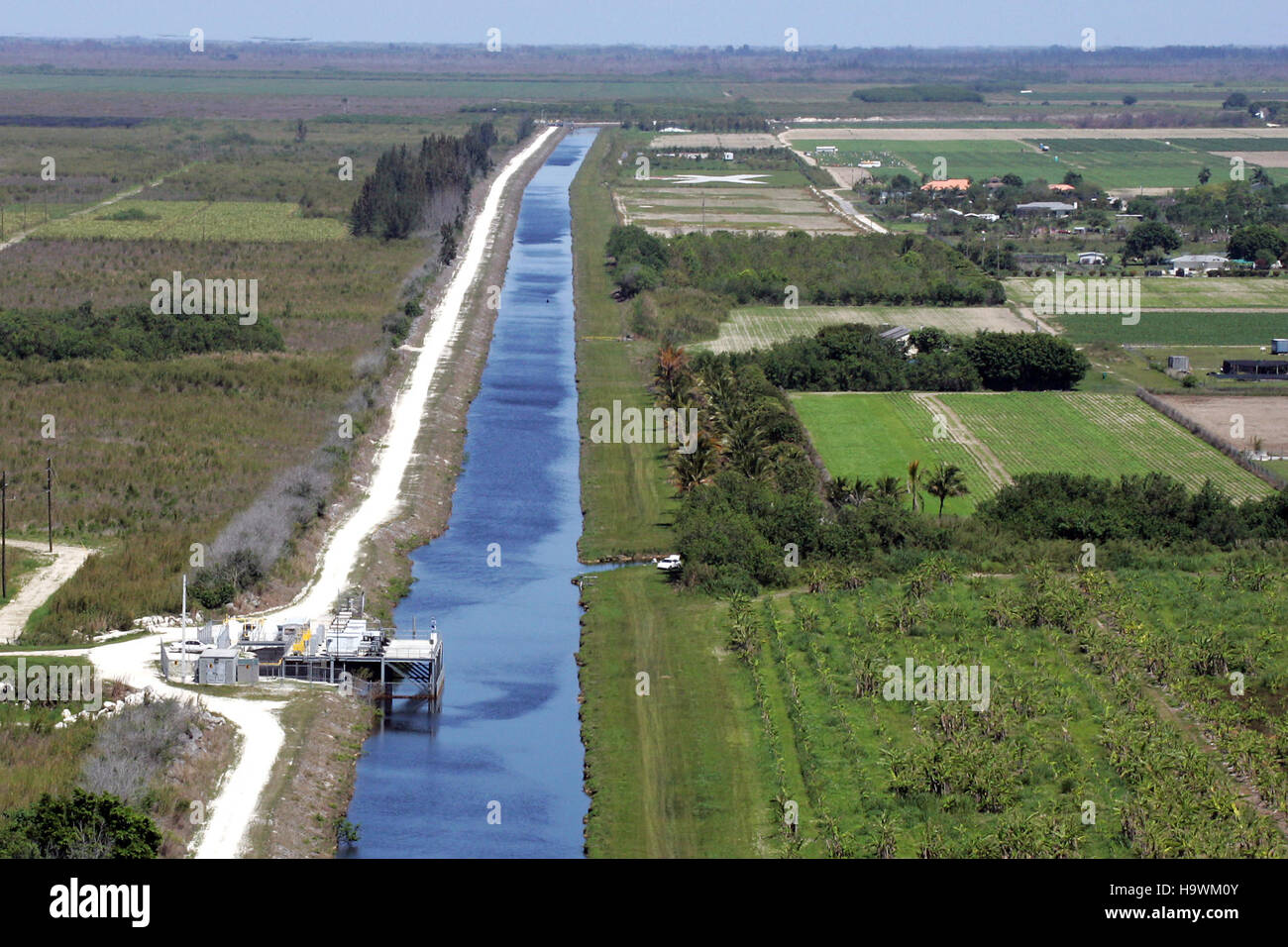 This photo highlights levees, dikes, and dams in Everglades National ...