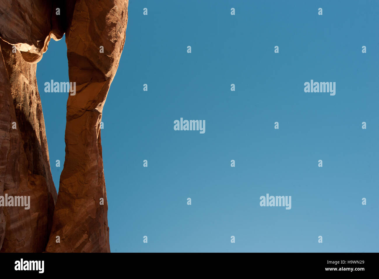 The iconic Parallel Arch in Arches National Park is a remarkable ...