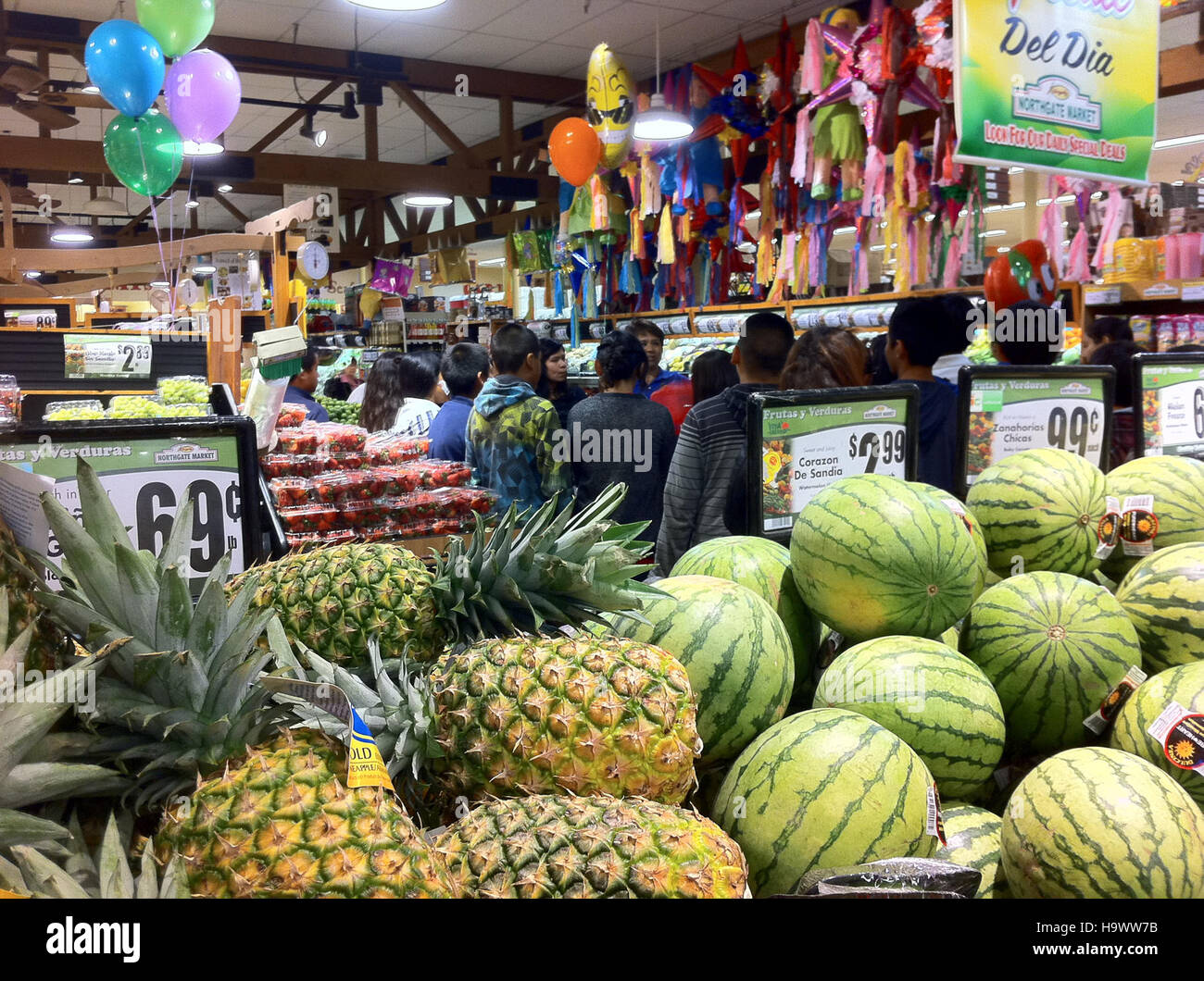 Students participate in a grocery store tour organized by USDA to learn ...